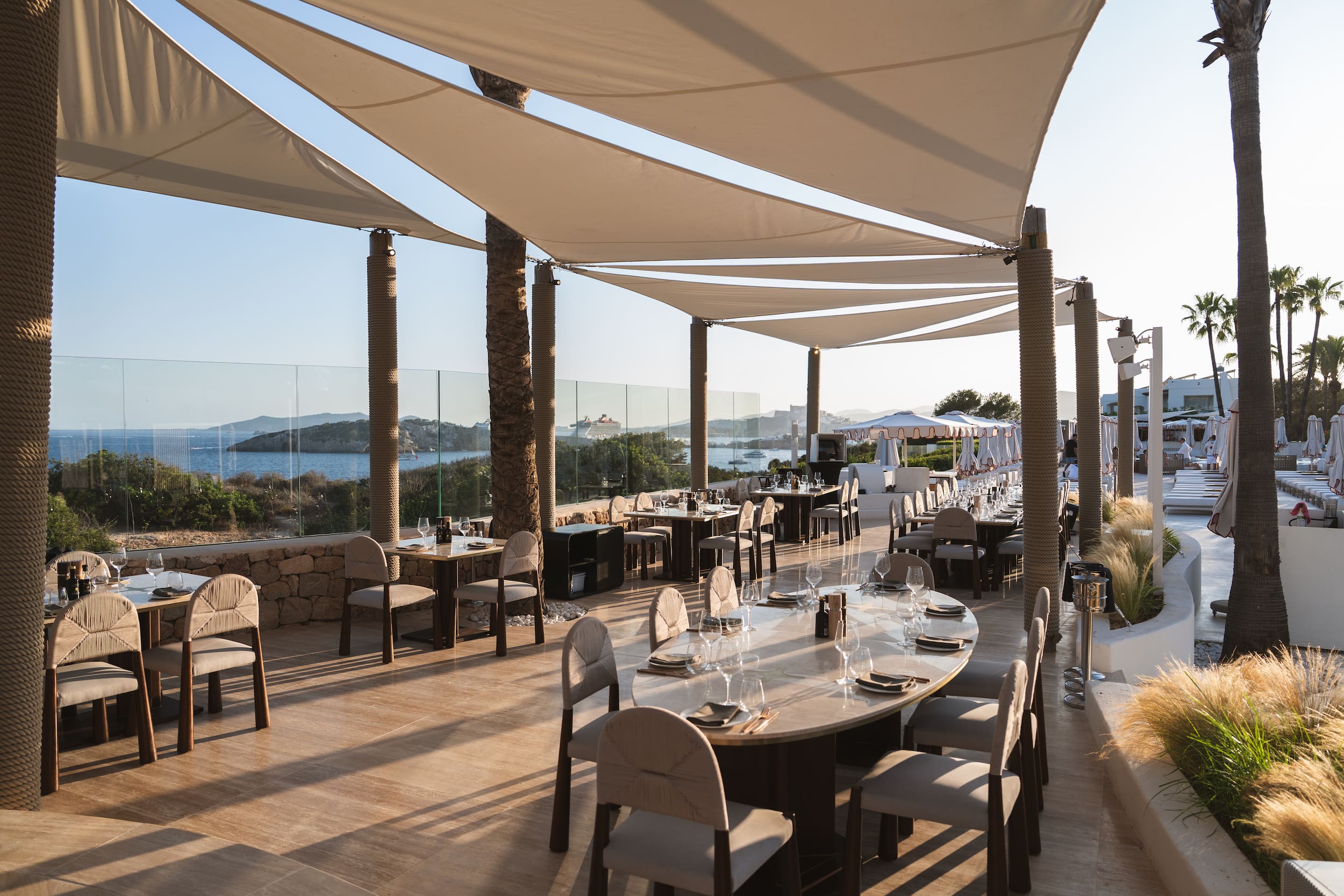 Playa Pacha Pool Club | Destino Five Ibiza