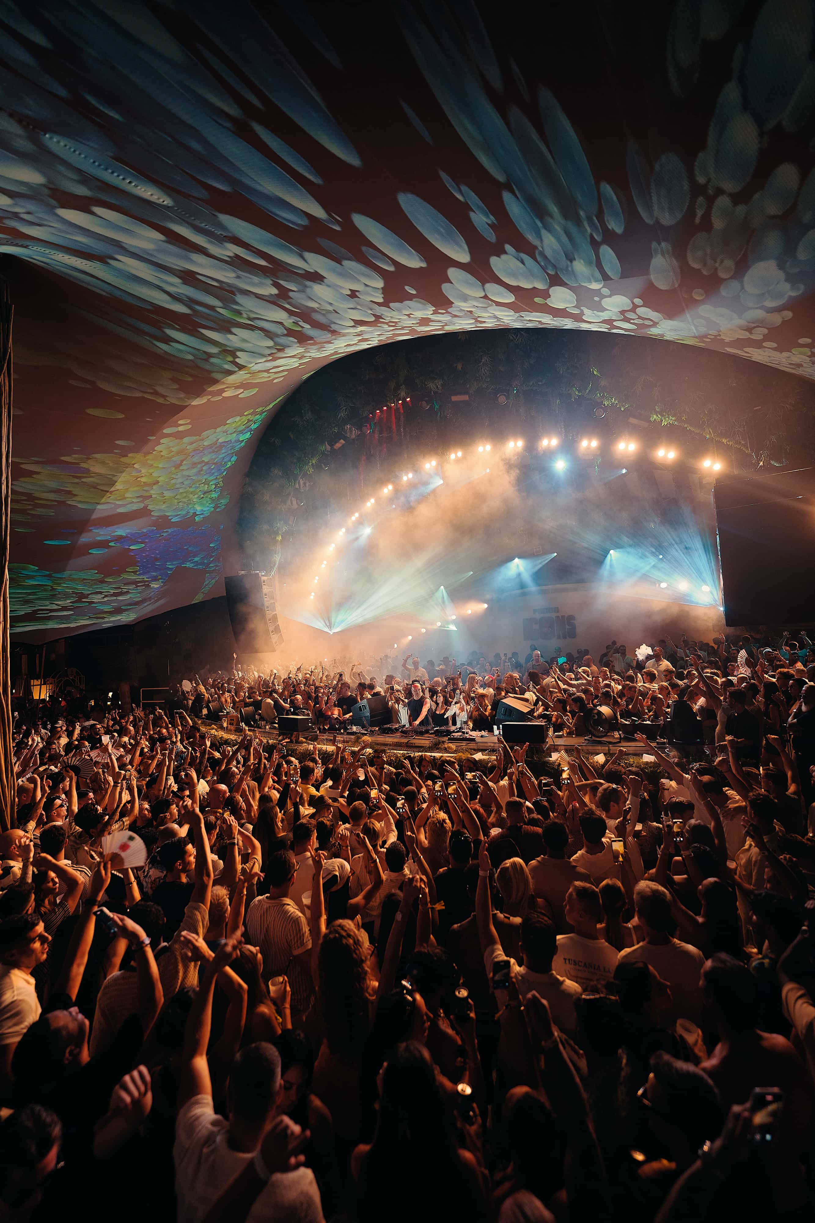 Playa Pacha Pool Club | Destino Five Ibiza